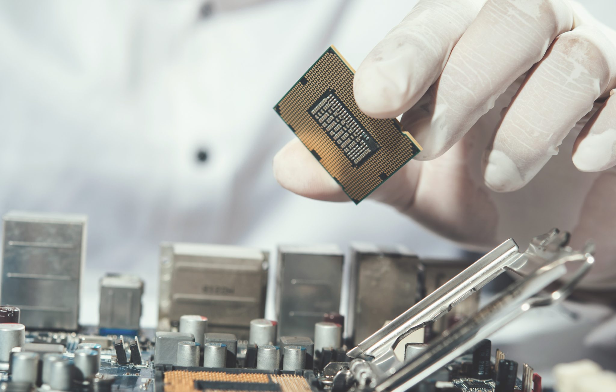 Intel and TSMC Reportedly Plan Joint Venture for Chipmaking: Report ...