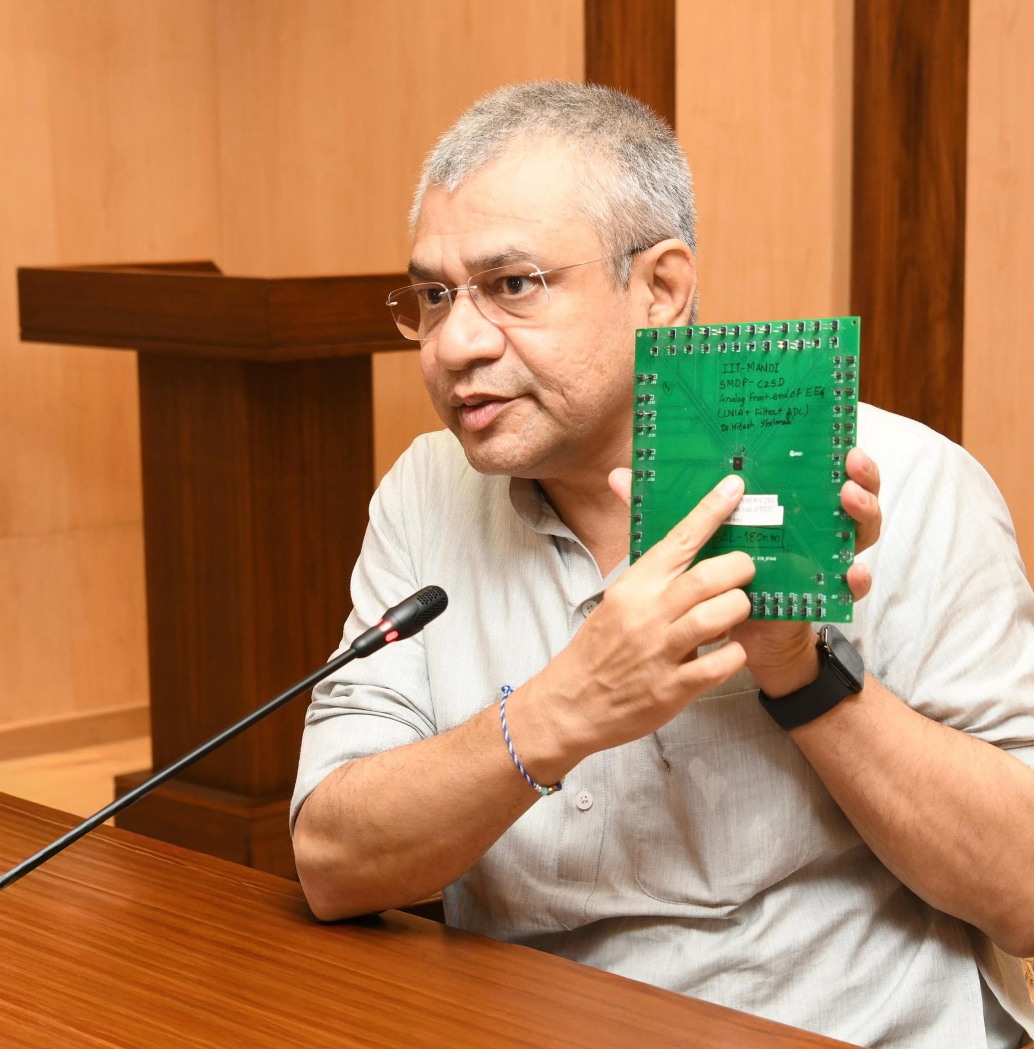 India’s Student Engineers Achieve Breakthrough with 20 Indigenous Chips ...