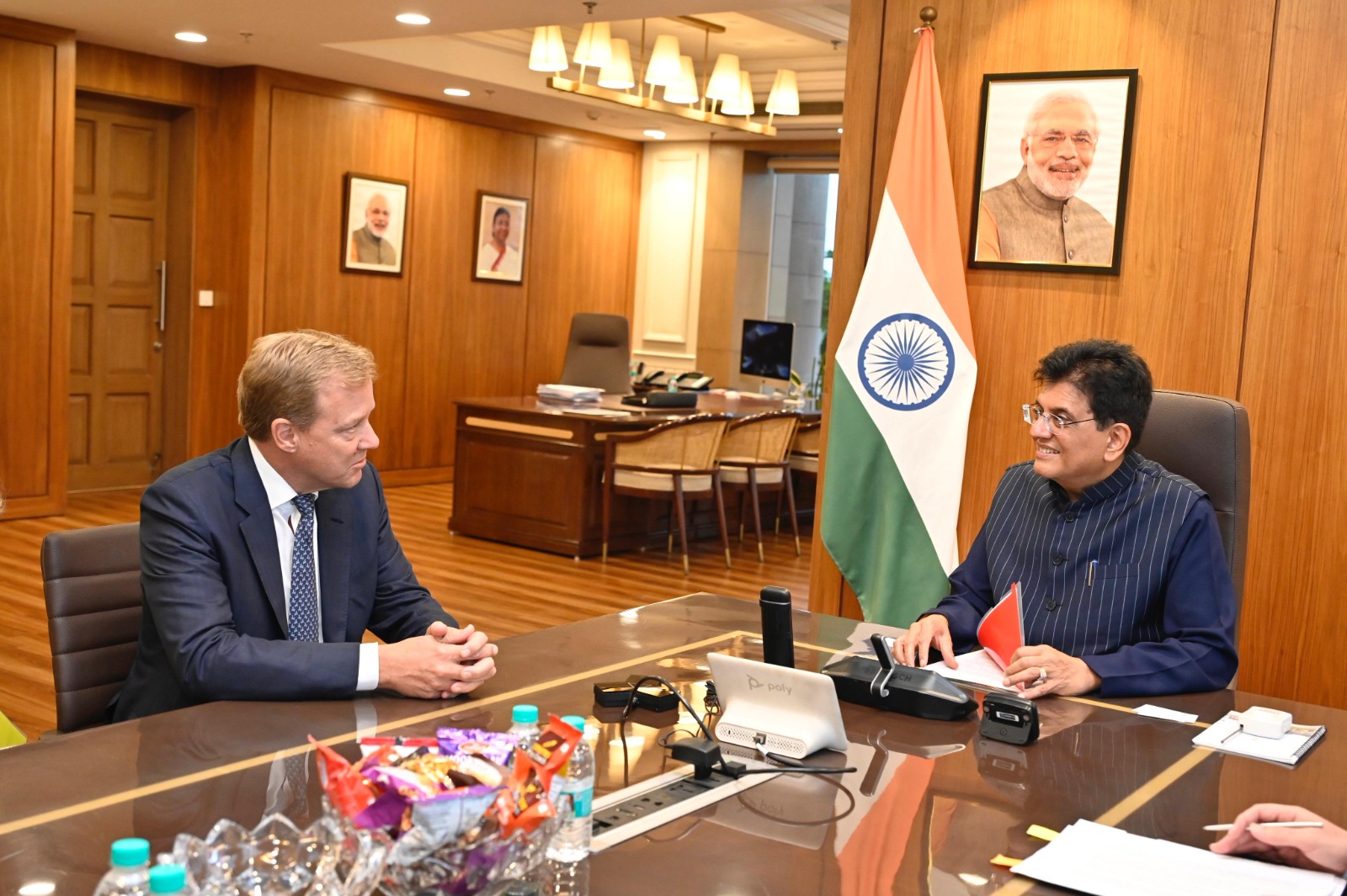 Piyush Goyal, Lam Research CEO Tim Archer Discuss India’s Chip Growth ...